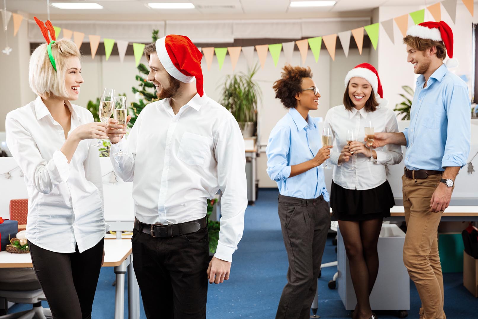 6 Tips For Bringing a Date to an Office Party - 2024 Guide - The Couple ...